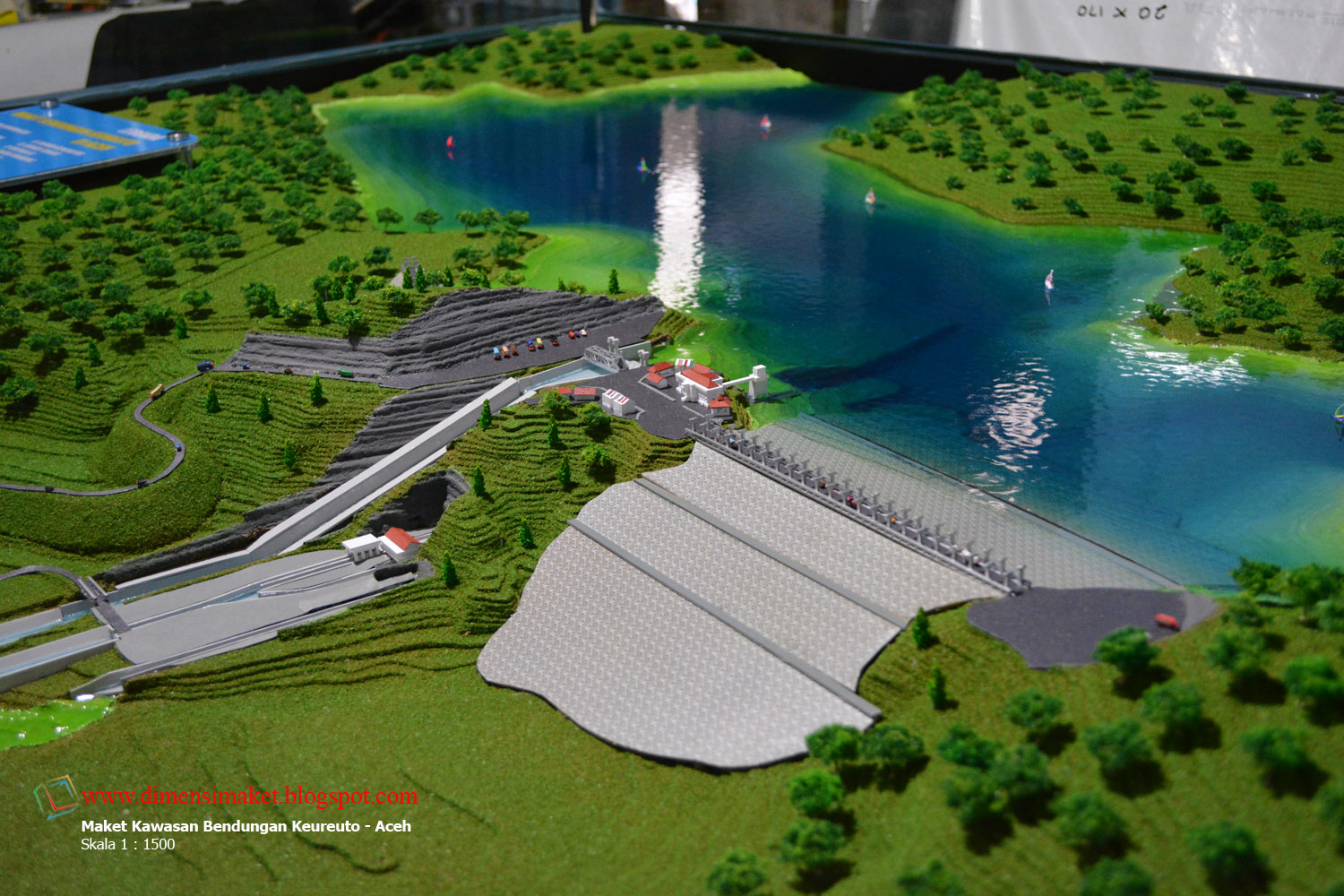 Maket Bendungan Keureuto di Aceh