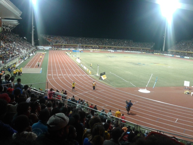 Golden girl Toea Wisil sparkles at Port Moresby 2015 athletics - Papua ...