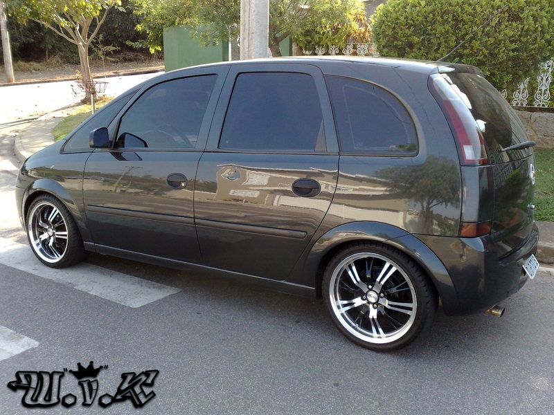 lamborghini car pictures: Chevrolet Meriva + Rodas aro 17"