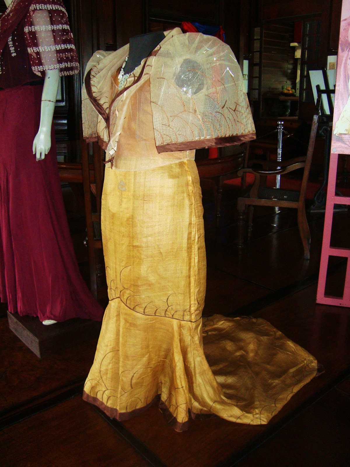 Arts & Culture Buzz: Baro’t Saya (Ternos) of Doña Maria Agoncillo ...