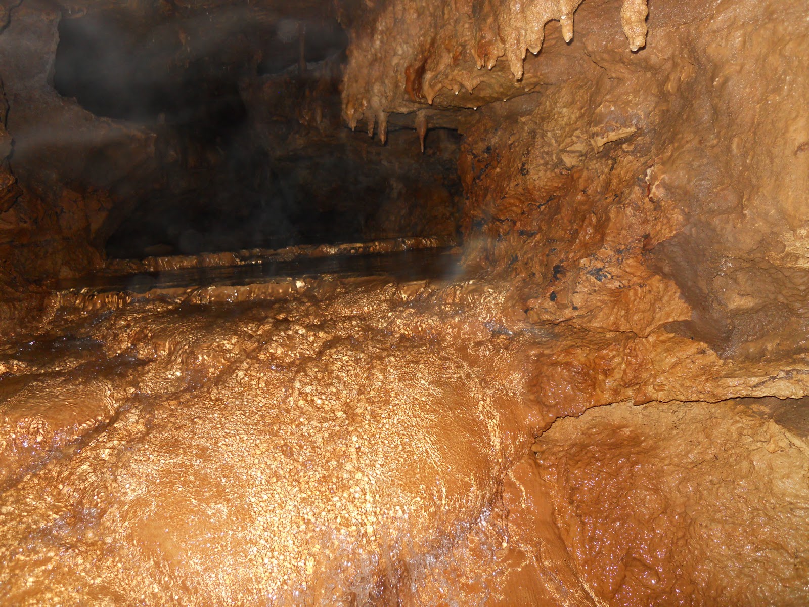 Superfluous Bear: 4) Pangagawan Cave, Kiangan: The Heaven Below