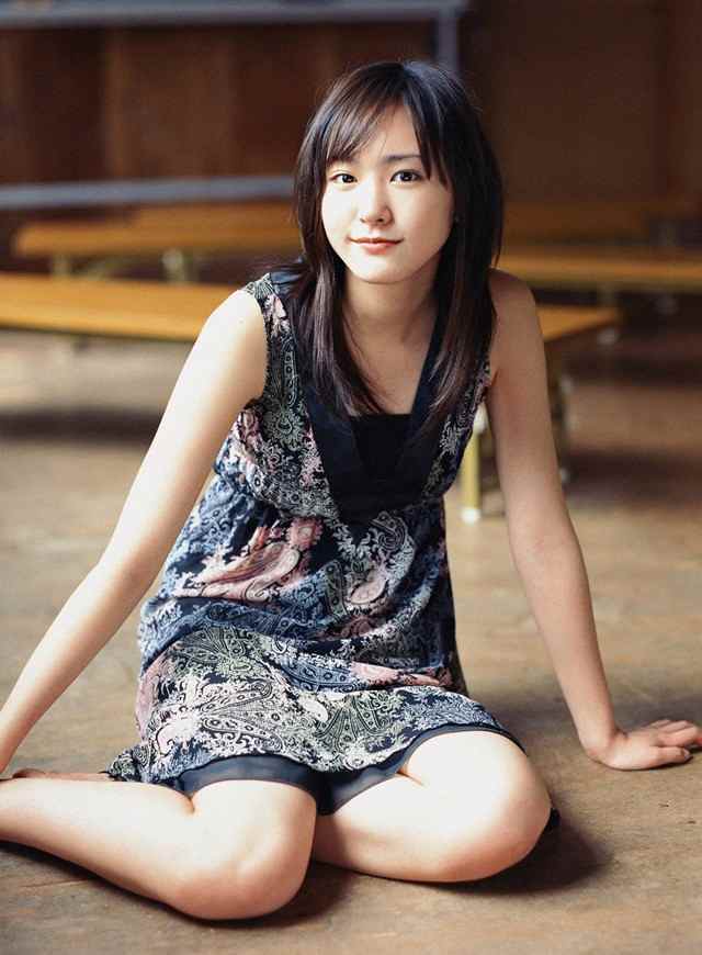 Yui Aragaki Pictures - JAPANESE ARTIST WALLPAPER PHOTOBOOK VIDEO MUSIC DRAMA