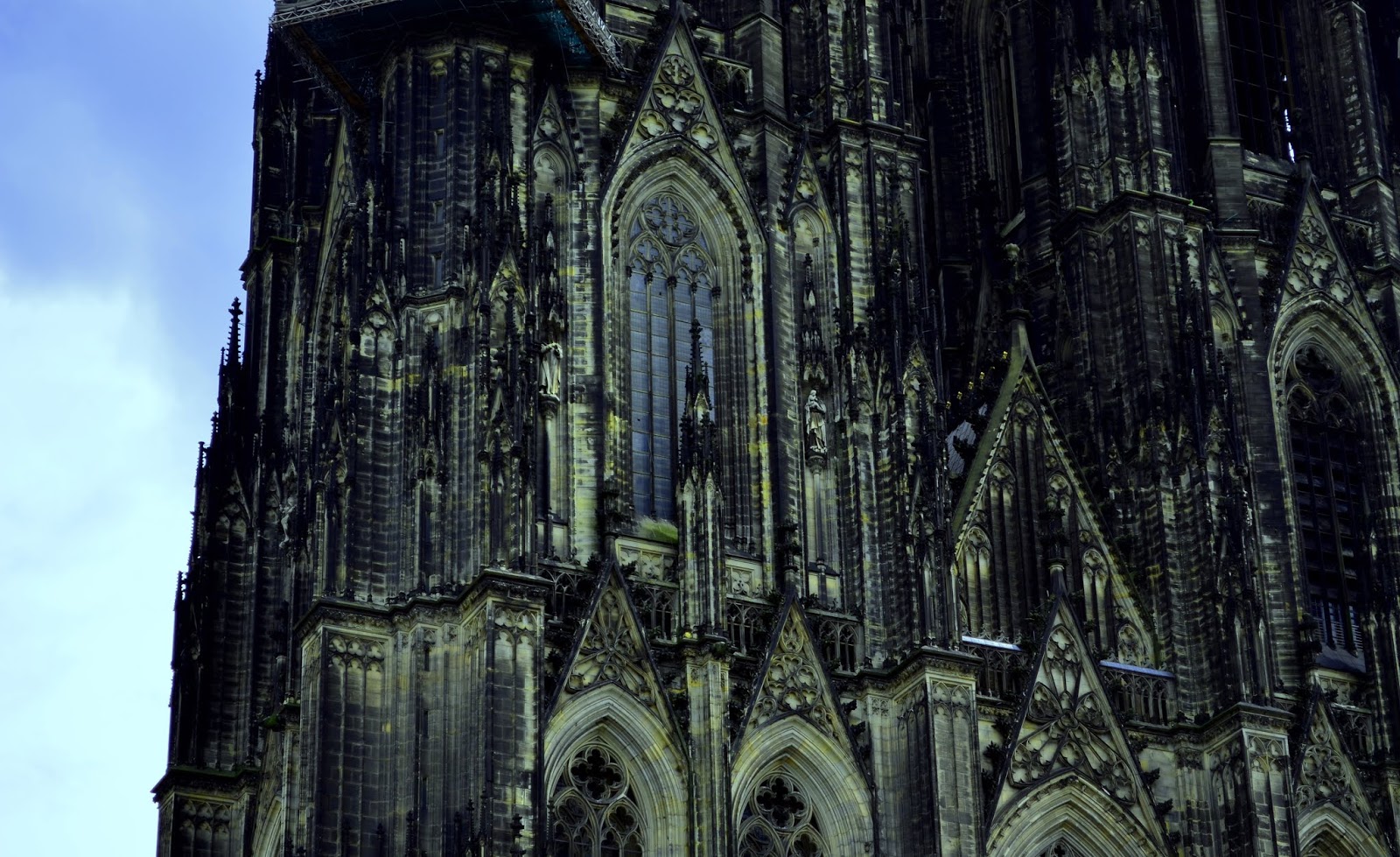 Songs of Travel: The "iconic" Dom of Cologne