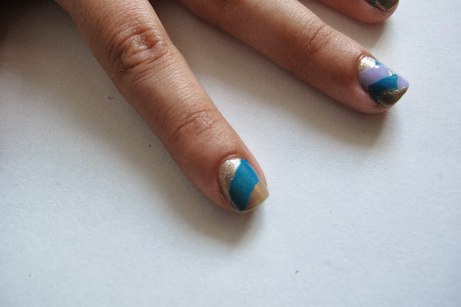 One Thousand Looks: MANI MONDAY: BRAID NAILS