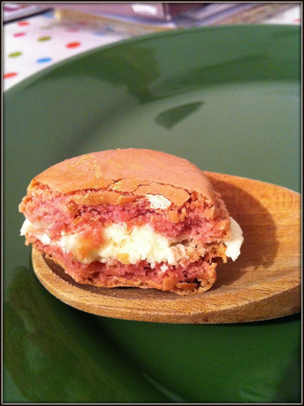 my little kitchen and me: Macaron part 5 - Lychee and rose macarons