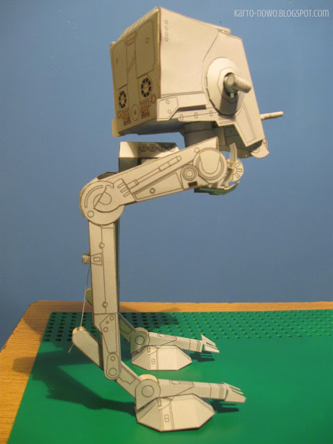 AT-ST - dwunożny łazik zwiadowców Imperium - kartonowo