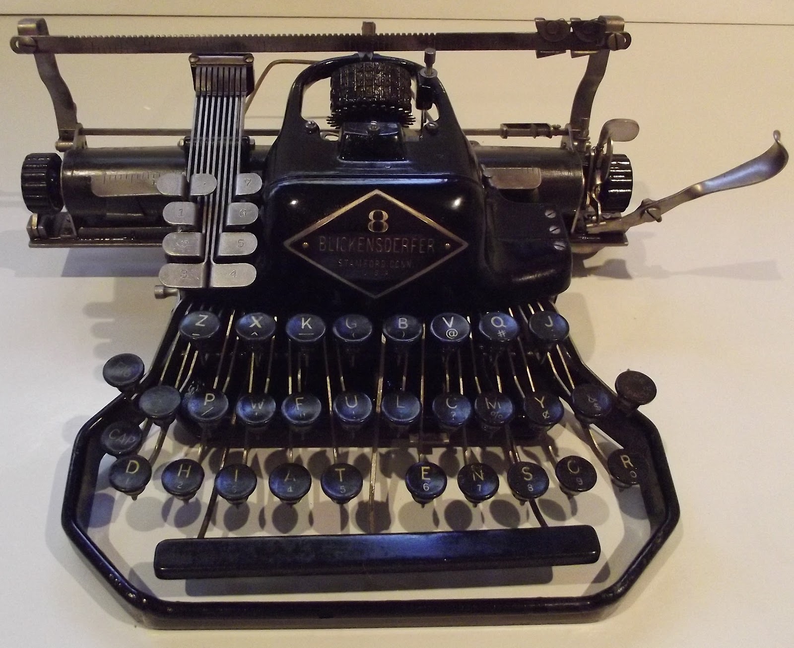 oz.Typewriter: Another 20 Typewriters for the Big Exhibition