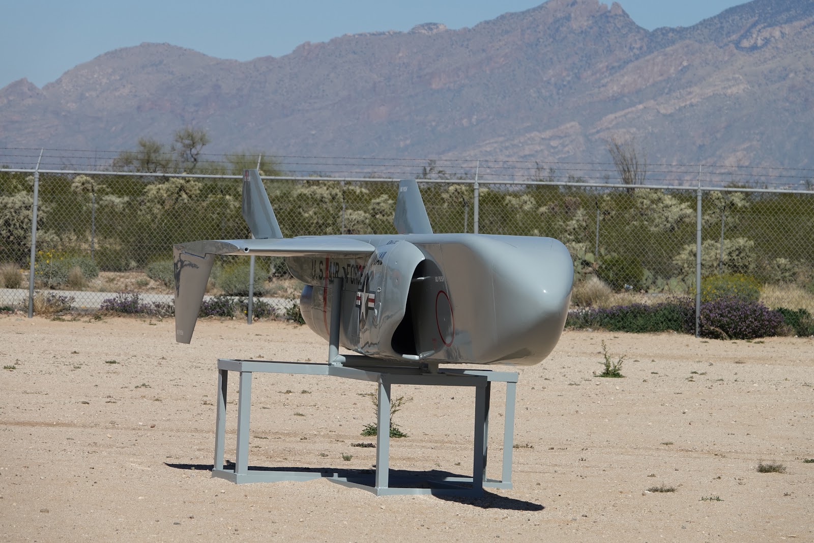 Blair's 軍事,警察及消防攝影: MCDONNELL ADM-20C QUAIL 鵪鶉