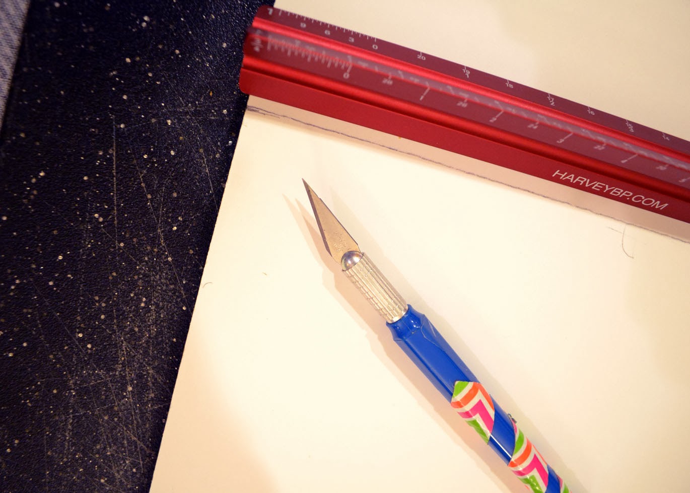 WEAFER DESIGN: Easy Tackable Wall Surface for Kids Room