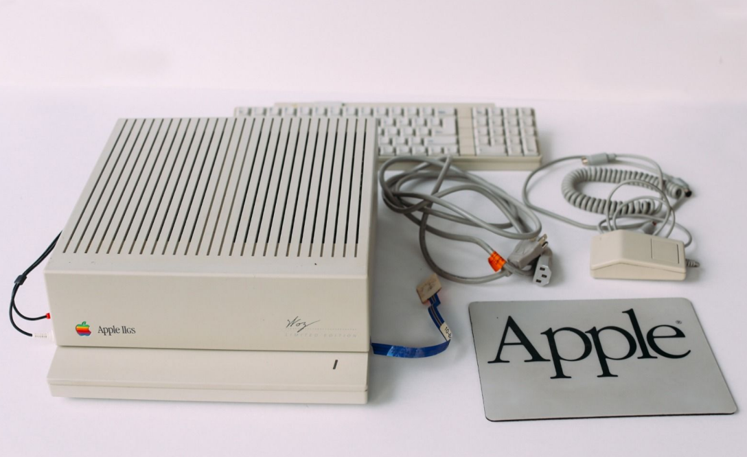Retro Treasures: Apple IIGS (Woz Edition)