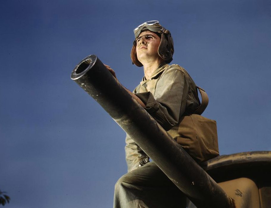 14 Stunning Color Photographs That Show American Soldiers Preparing ...