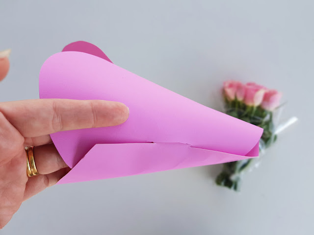 Flower Bouquet Heart gift wrap DIY | Free template | Now thats Peachy