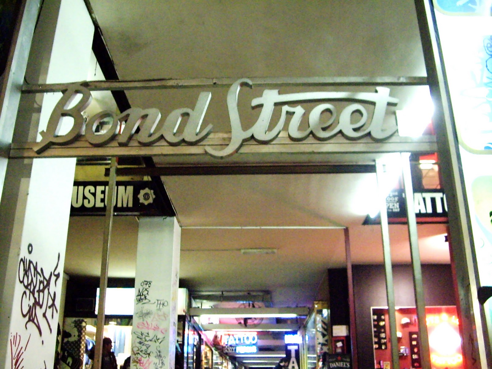 Buenos Aires Everyday: Bond Street
