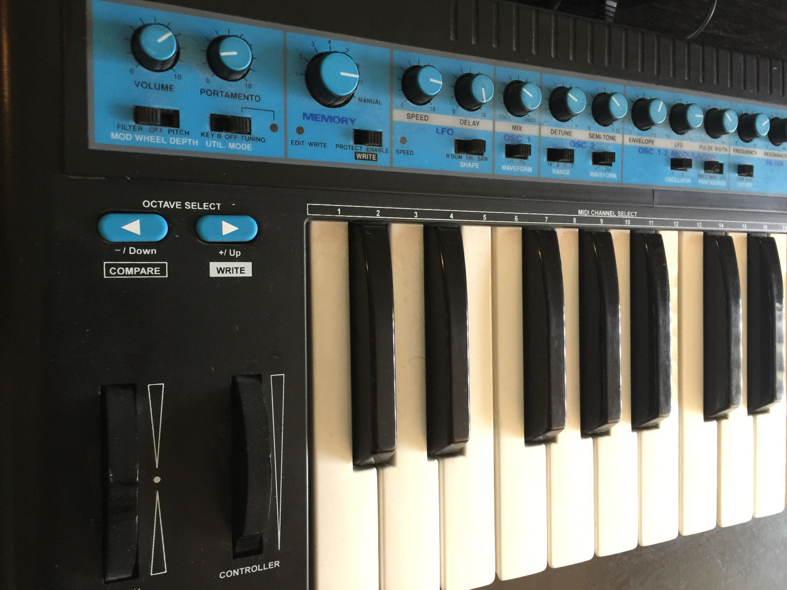 MATRIXSYNTH: Original Novation Bass Station Analog Synthesizer Keyboard ...