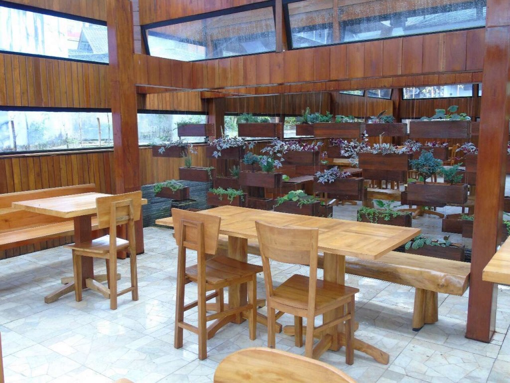 TEMPAT MAKAN KEREN DI PUNCAK BOGOR - Mariberjalansantai