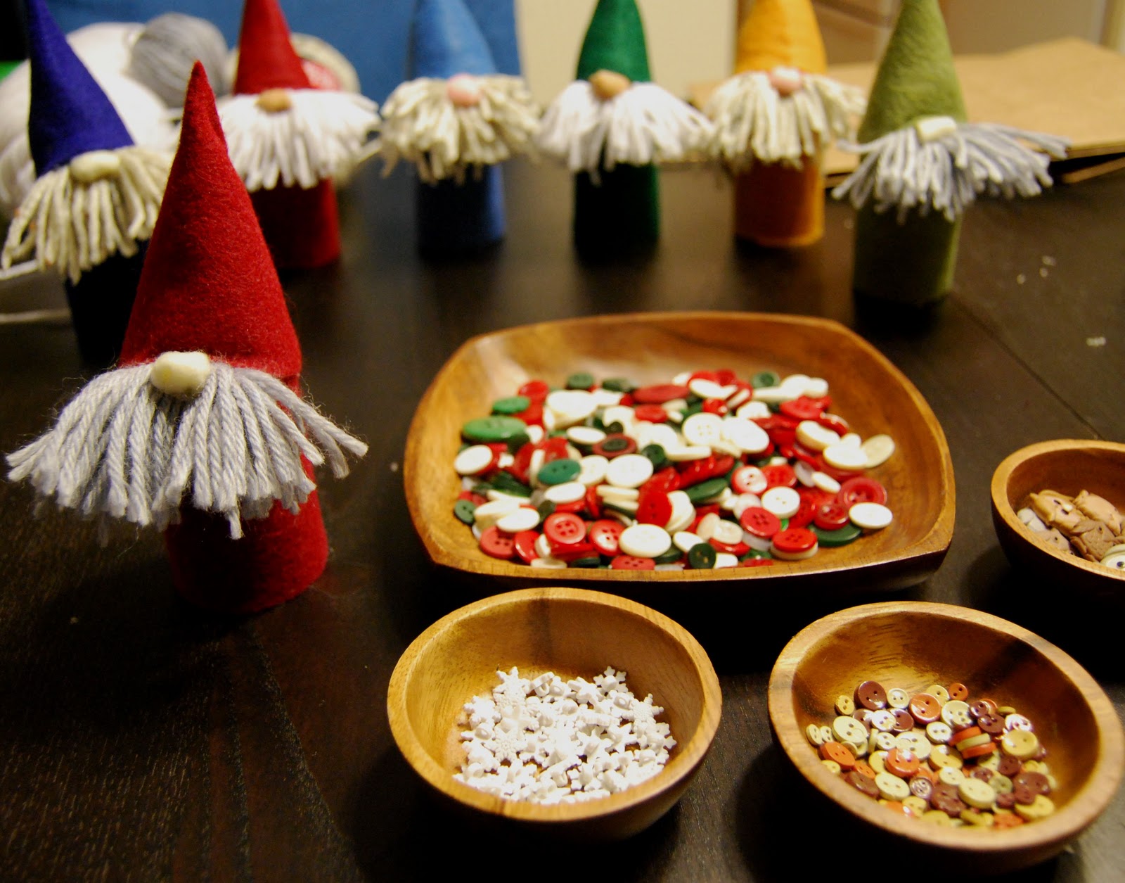 Adventures of a Nervous Knitter: Photo Tutorial: Felt Gnomes