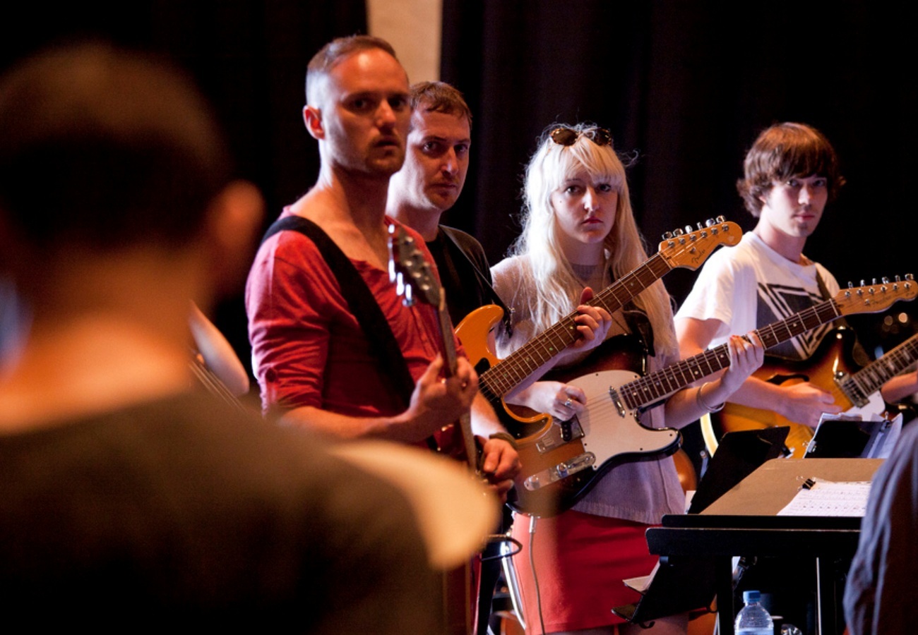 deep sea arcade database: tim chamberlain y 41 strings de nick zinner.