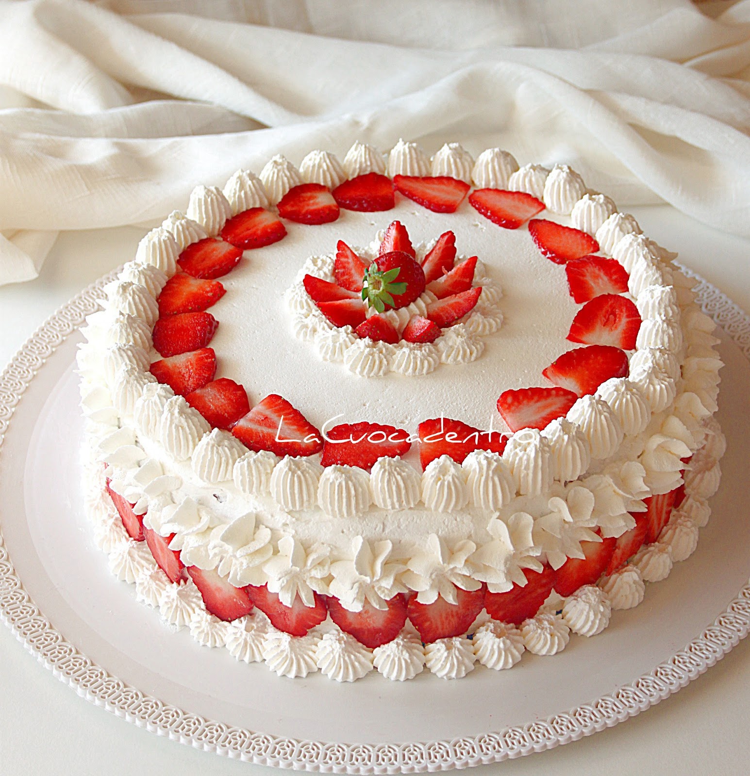 Torta Sospiro alle fragole - La Cuoca Dentro