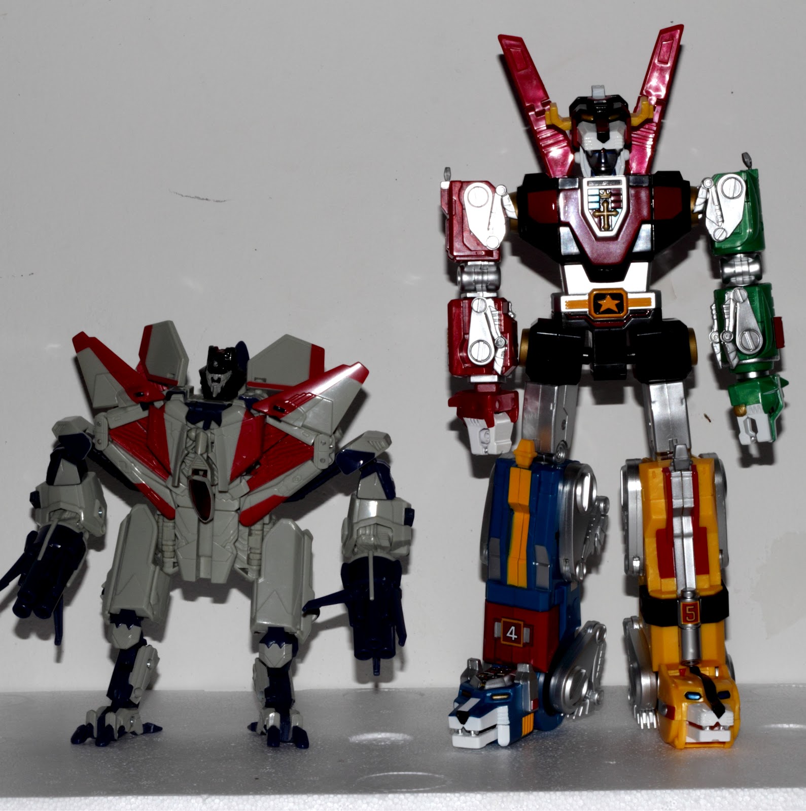 Model kit of the year!: Toynami Voltron Lion Force Collector's set ...