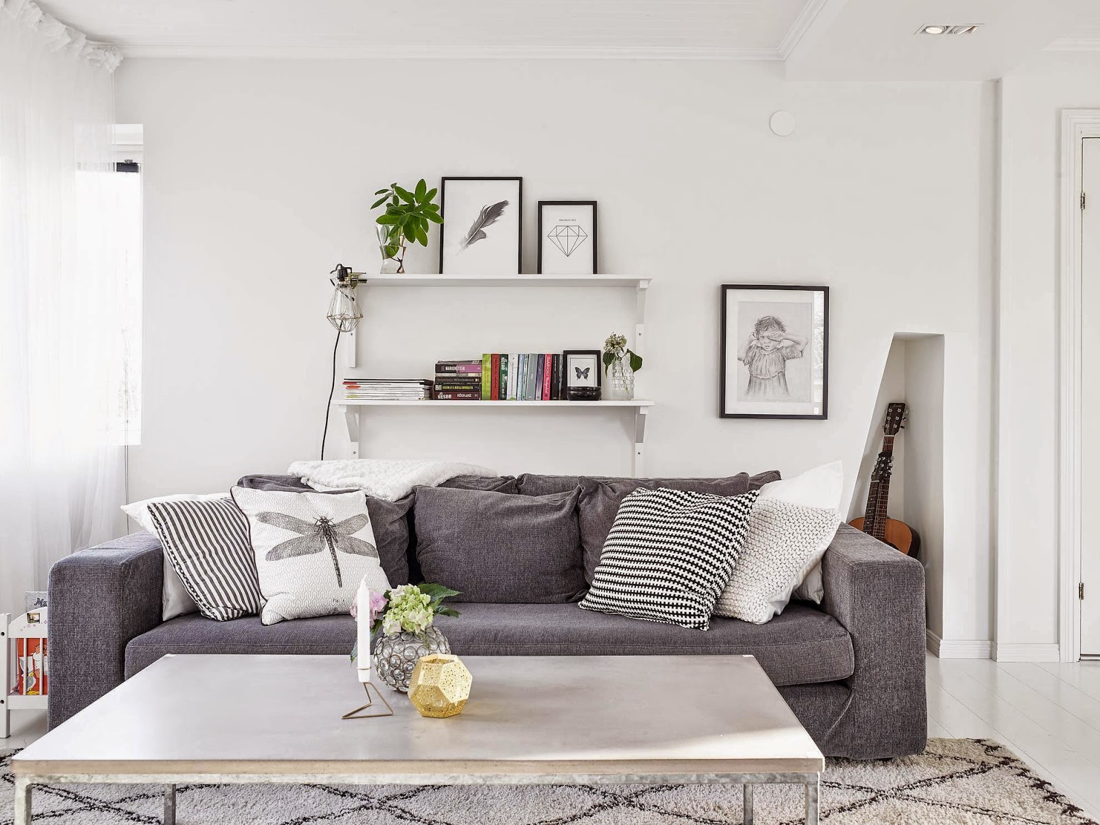 Cozy, simple and white Nordic house