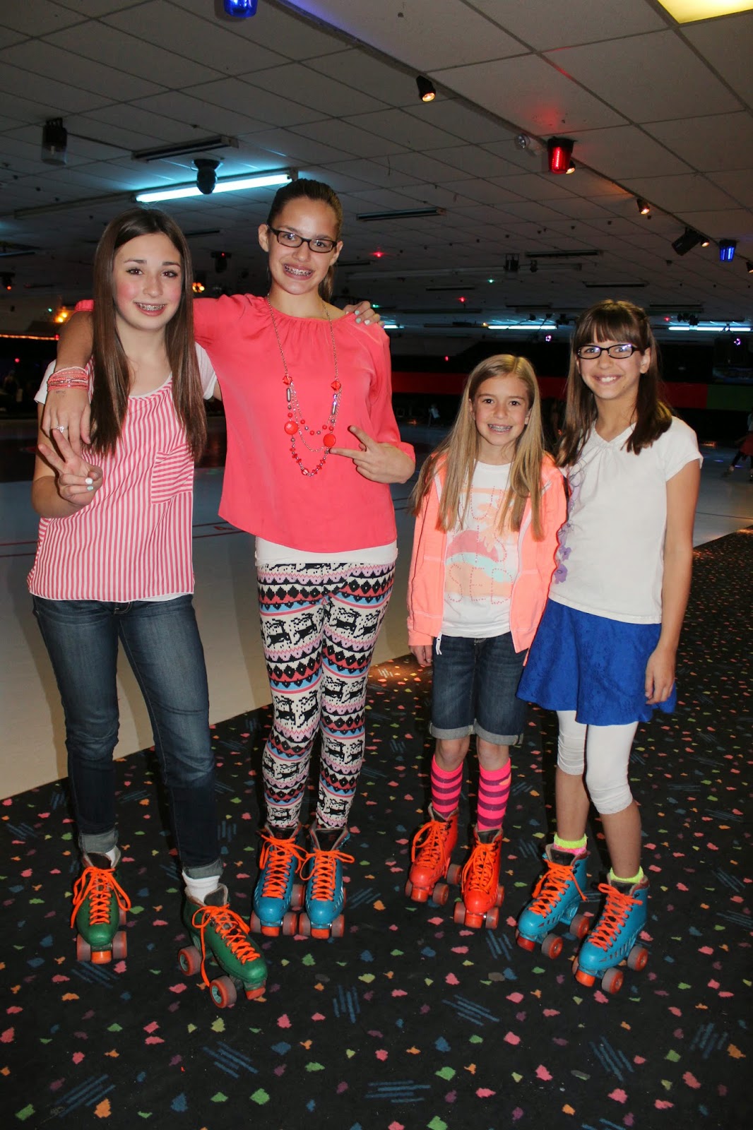 The Manwarings: Classic Skating Fun - Kaylee's First Time Skating!