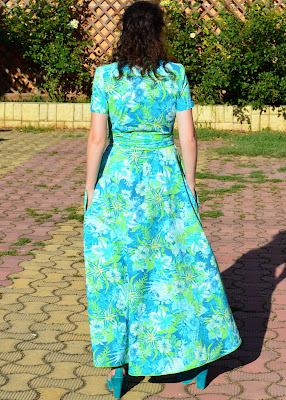 I believe I can sew...: My first wrap dress ever - #107 Claire from ...