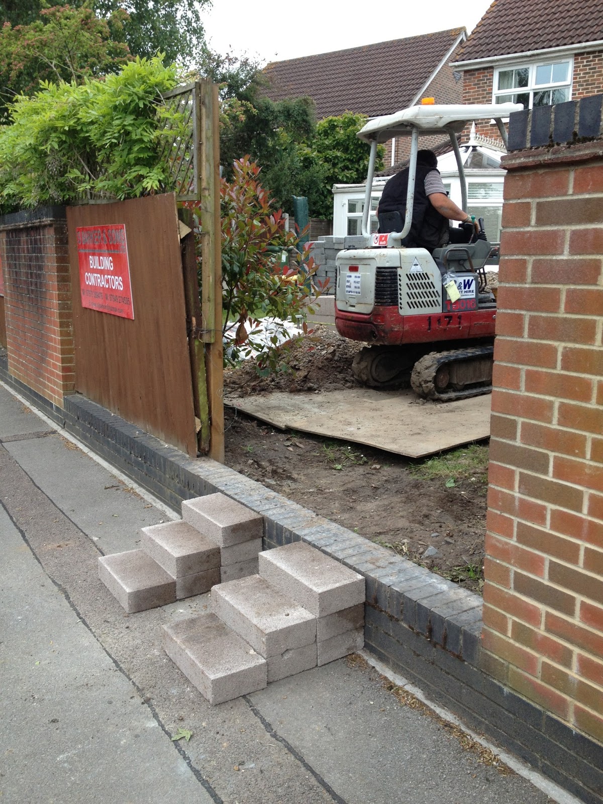 The Mallow House Extension: Digging to the recommended depth for ...