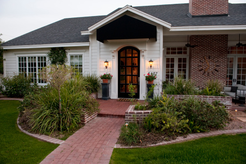 Food and HomeLife: Beautiful Home Landscape