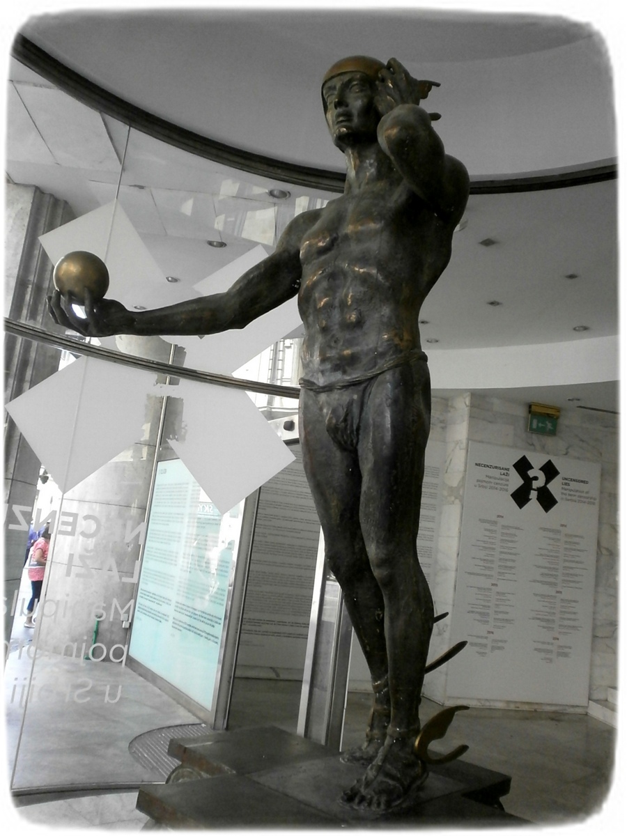 Kao na dlanu : Šetnja Knez Mihailovom ulicom (I deo)