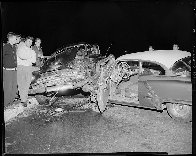 50 Impressive Vintage Photos of Car Accidents From Between the 1930s ...