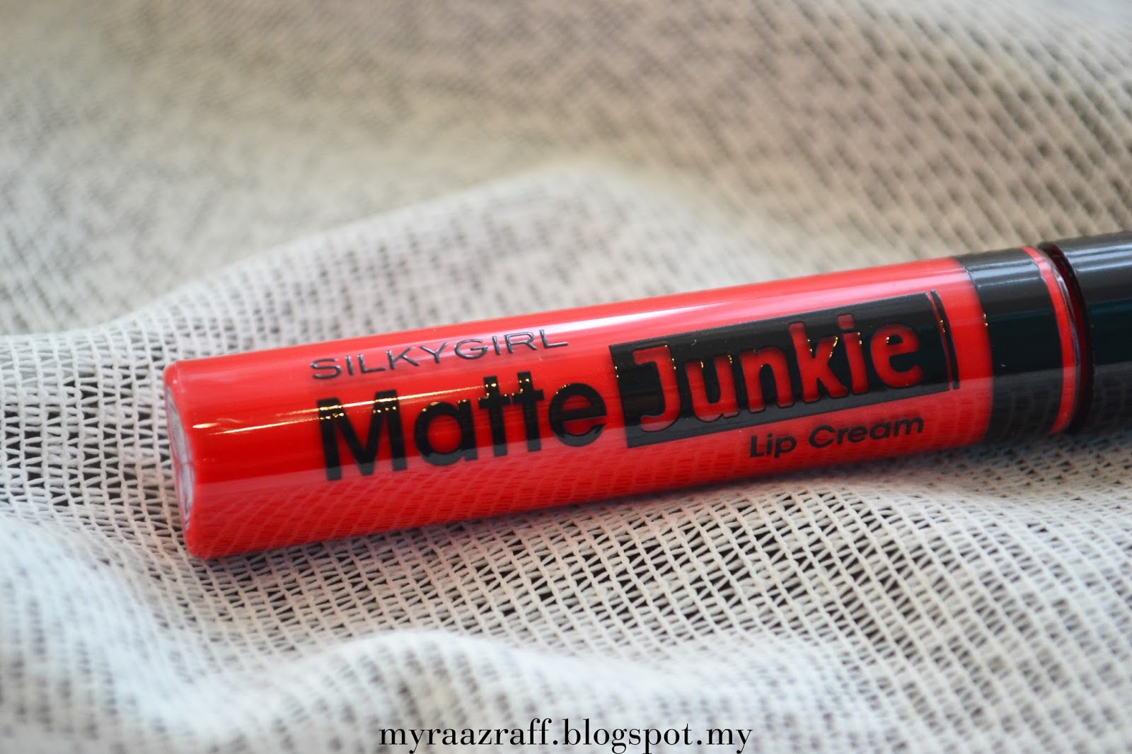 [REVIEW] Silkygirl Matte Junkie Lip Cream : Vixen (05) - Myra Azraff