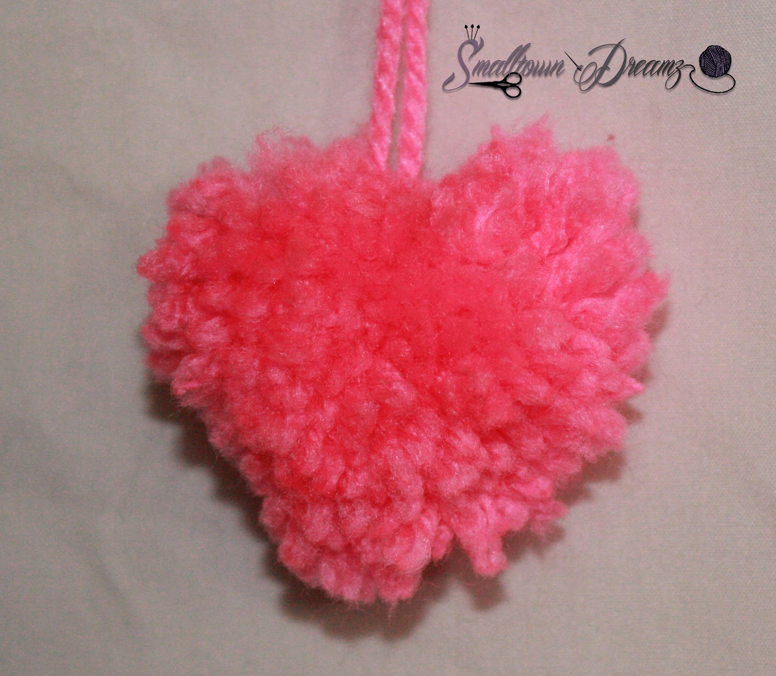 Smalltown Dreamz: Clover Heart Pom Pom Maker Video Tutorial