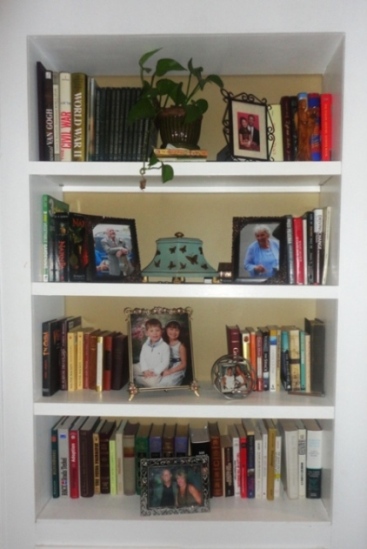 21 Rosemary Lane: Tips on Arranging Your Bookshelves