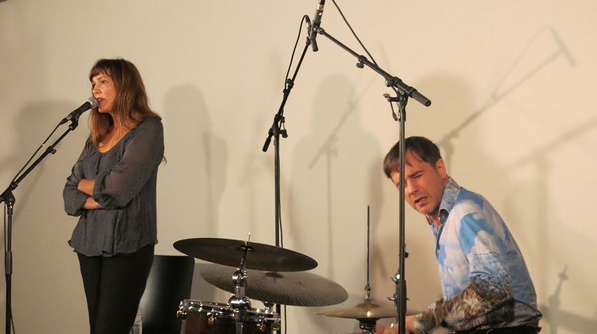 jazz&rock@com: Elise Carron & Edward Perraud –Deux doigts de folie à Un ...