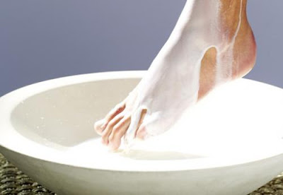 DIY Milk Foot Spa at Home