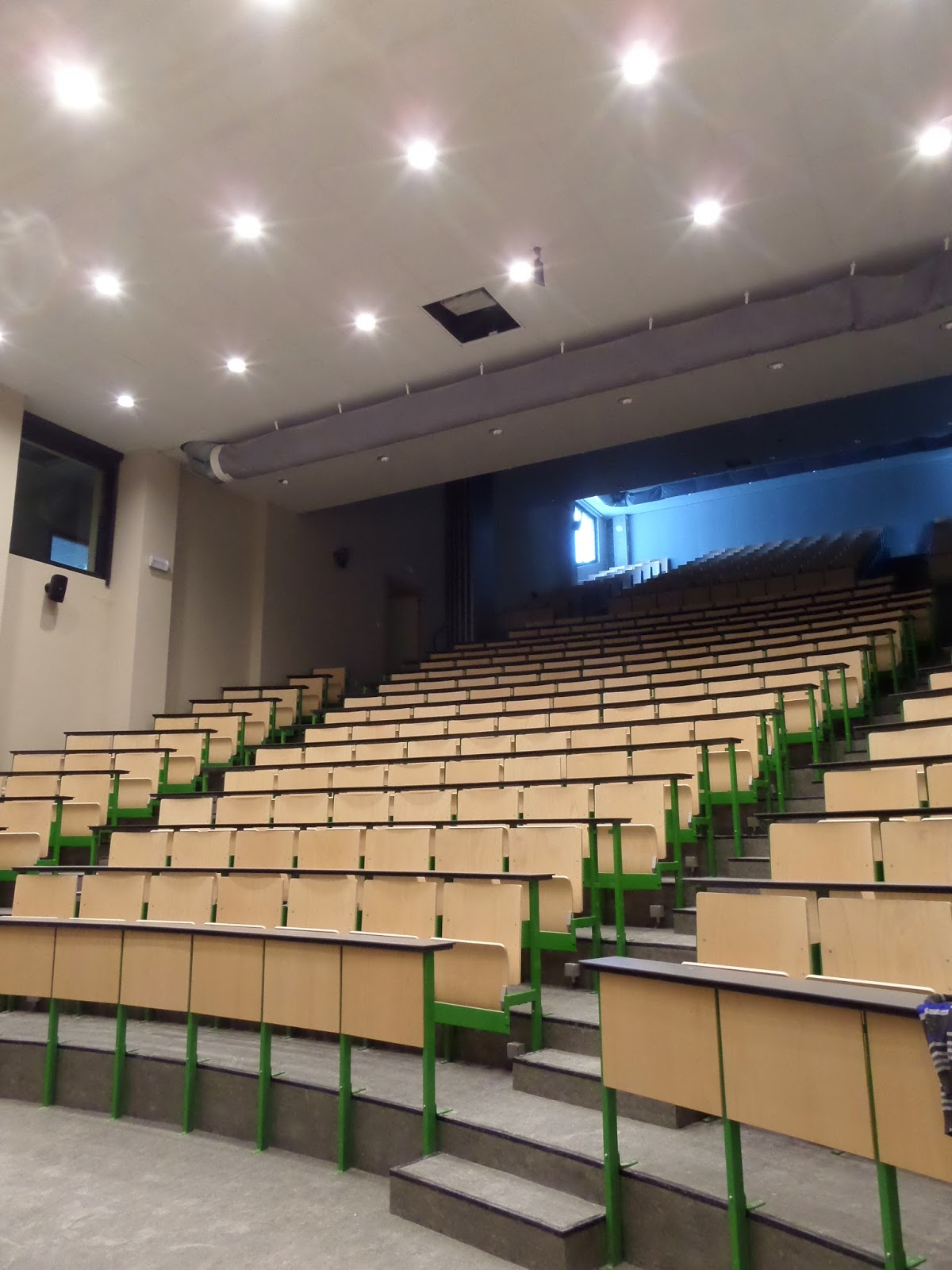 Le Campus de l'Ourthe se construit: L'aménagement du grand amphi progresse