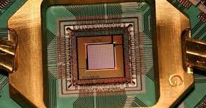 Top Trend: First Reprogrammable Quantum Computer