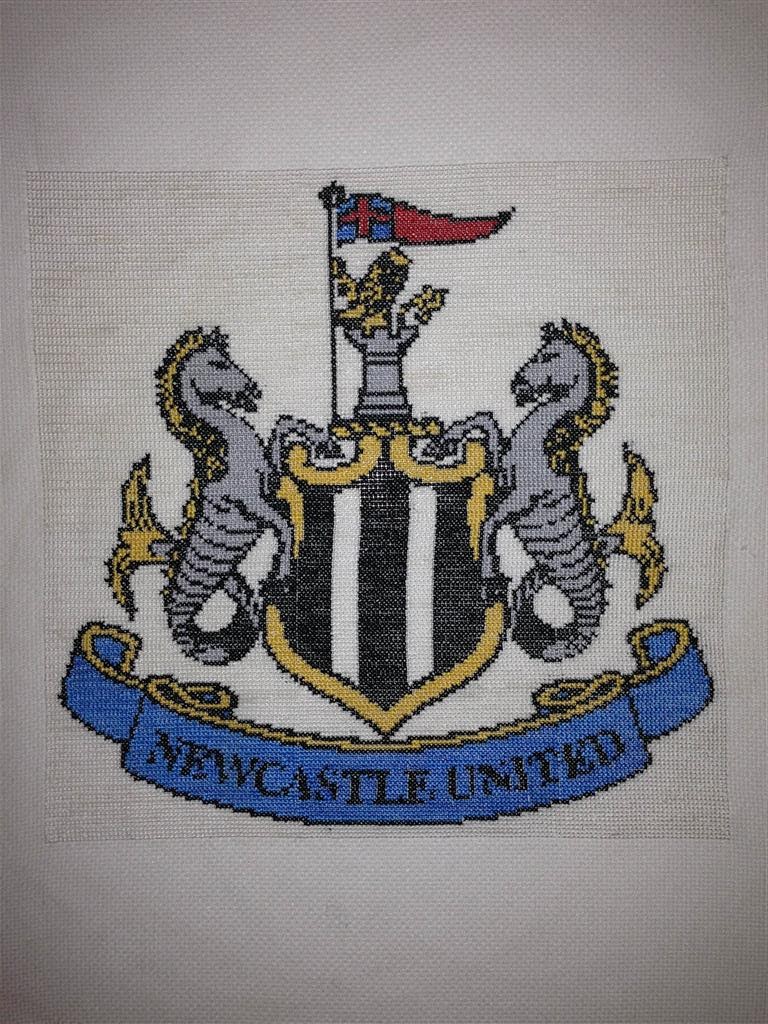 EASY PATTERNS: Newcastle United FC cross-stitch pattern