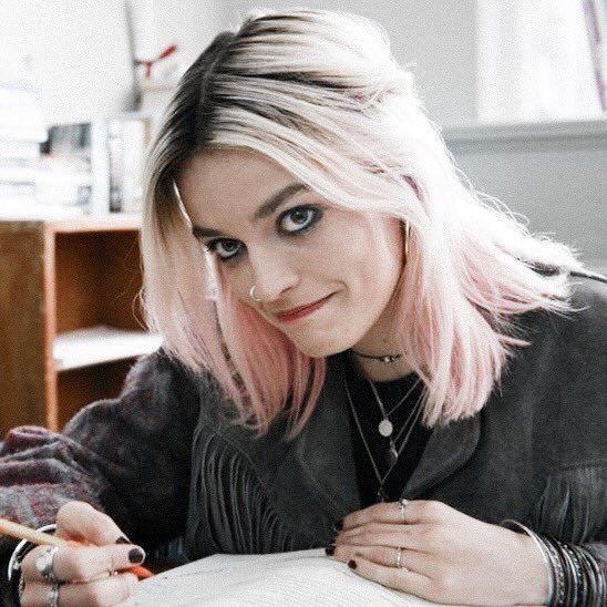 Emma Mackey Wiki, Age, Height, Boyfriend, Family, Biography and More ...