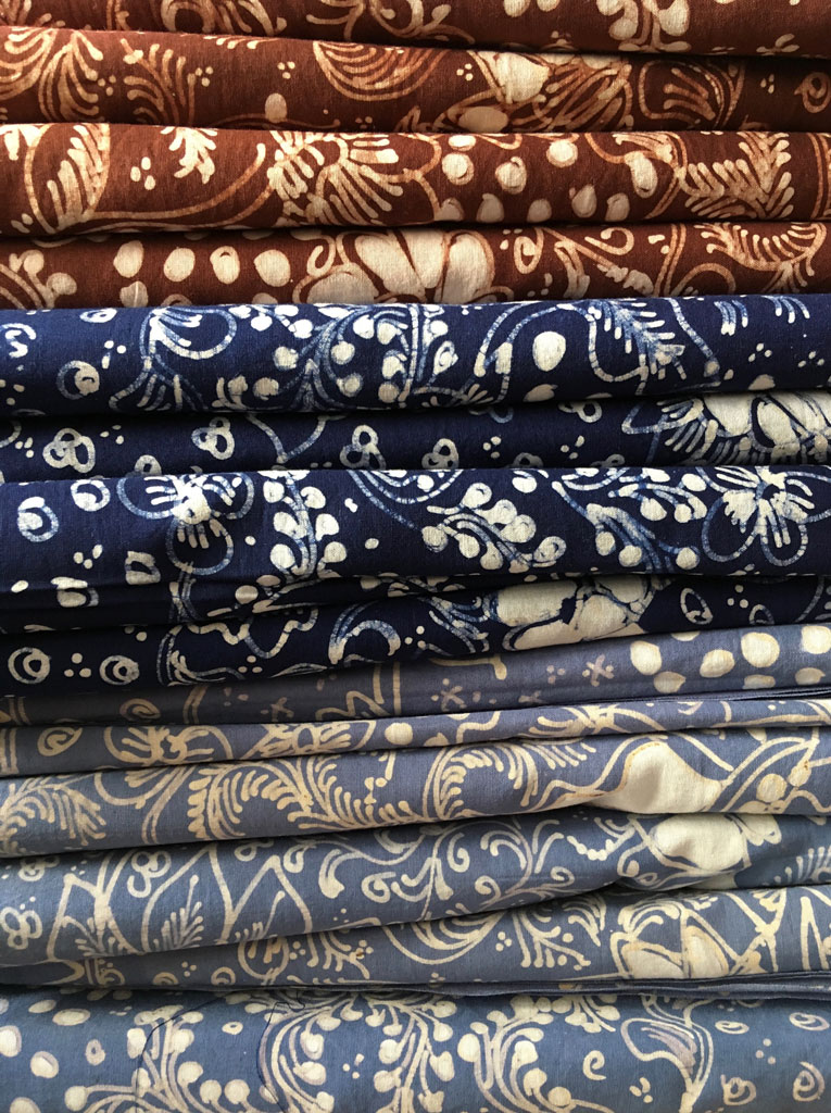 The journey to Batik / De reis naar Batik / by Sabine Bolk: Baru ...