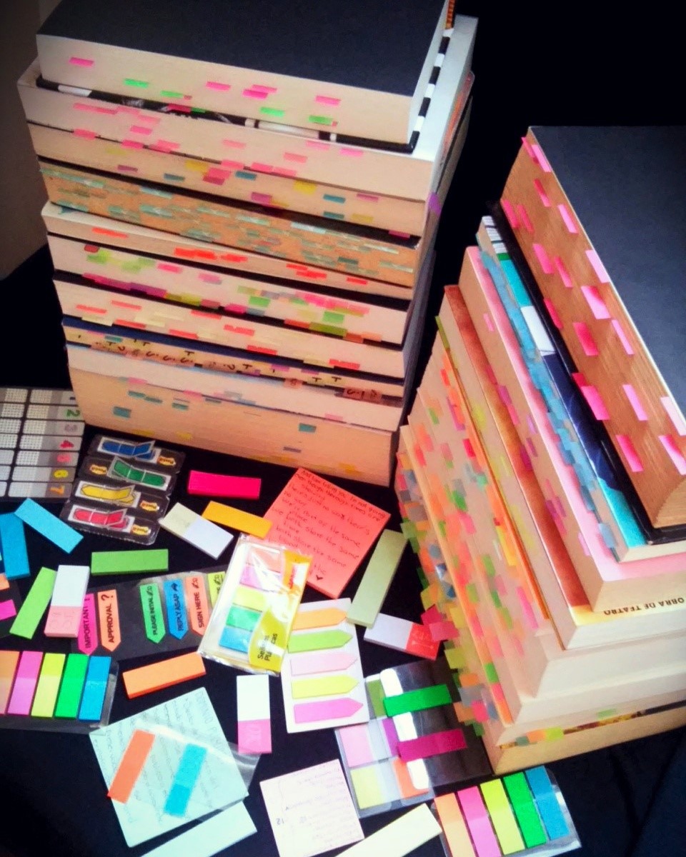 ¿Post its en los libros? Todo lo que debes saber.