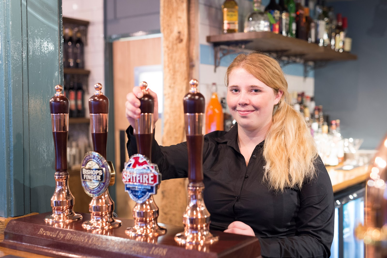 Trans World Travel: History of The Ostrich Inn, Colnbrook