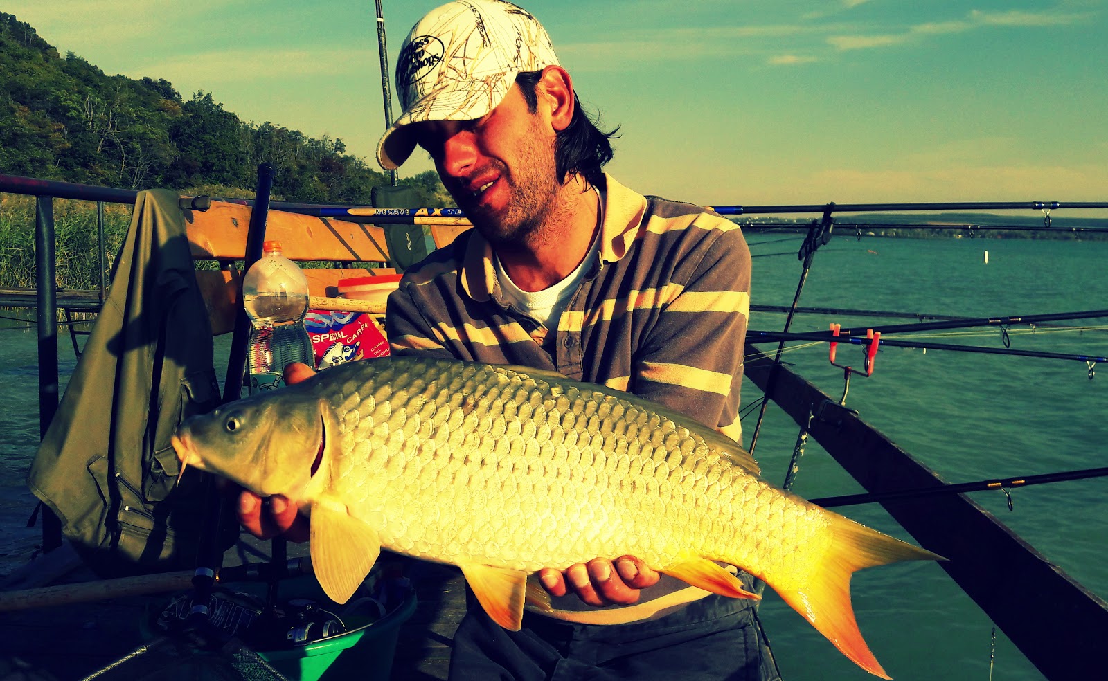 Lali-peca: Le a kalappal!