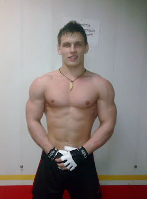 the beauty of male muscle: young & buff