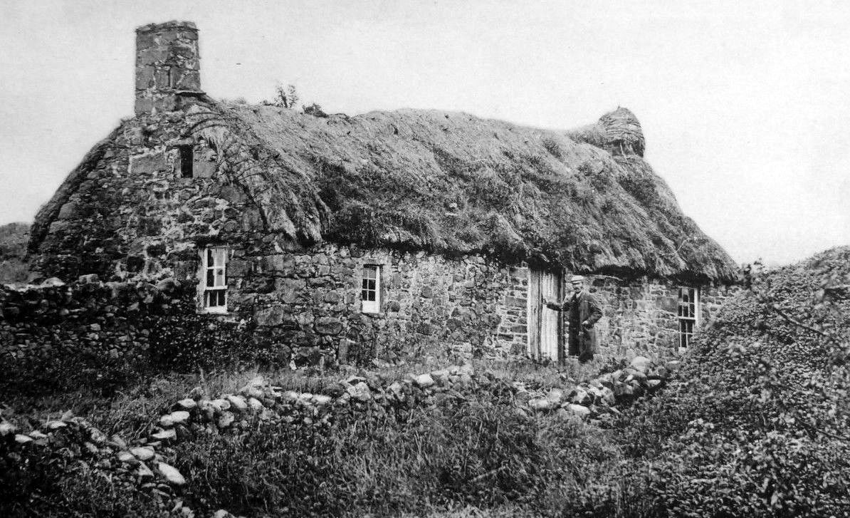 Tour Scotland: Old Photograph Thatched Cottage Dalry Scotland
