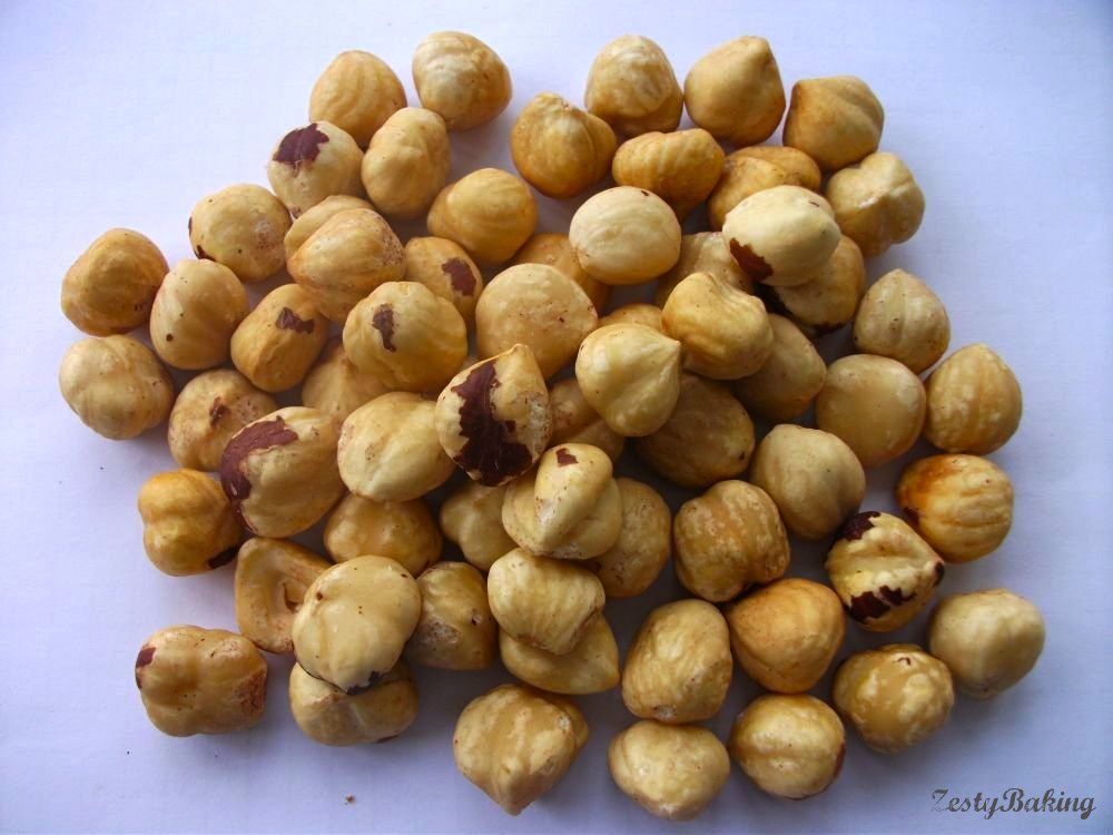ZestyBaking: Roasted Hazelnuts