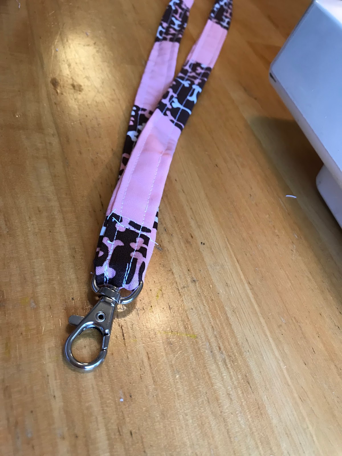Sew Simple Projects: Super Easy Lanyard