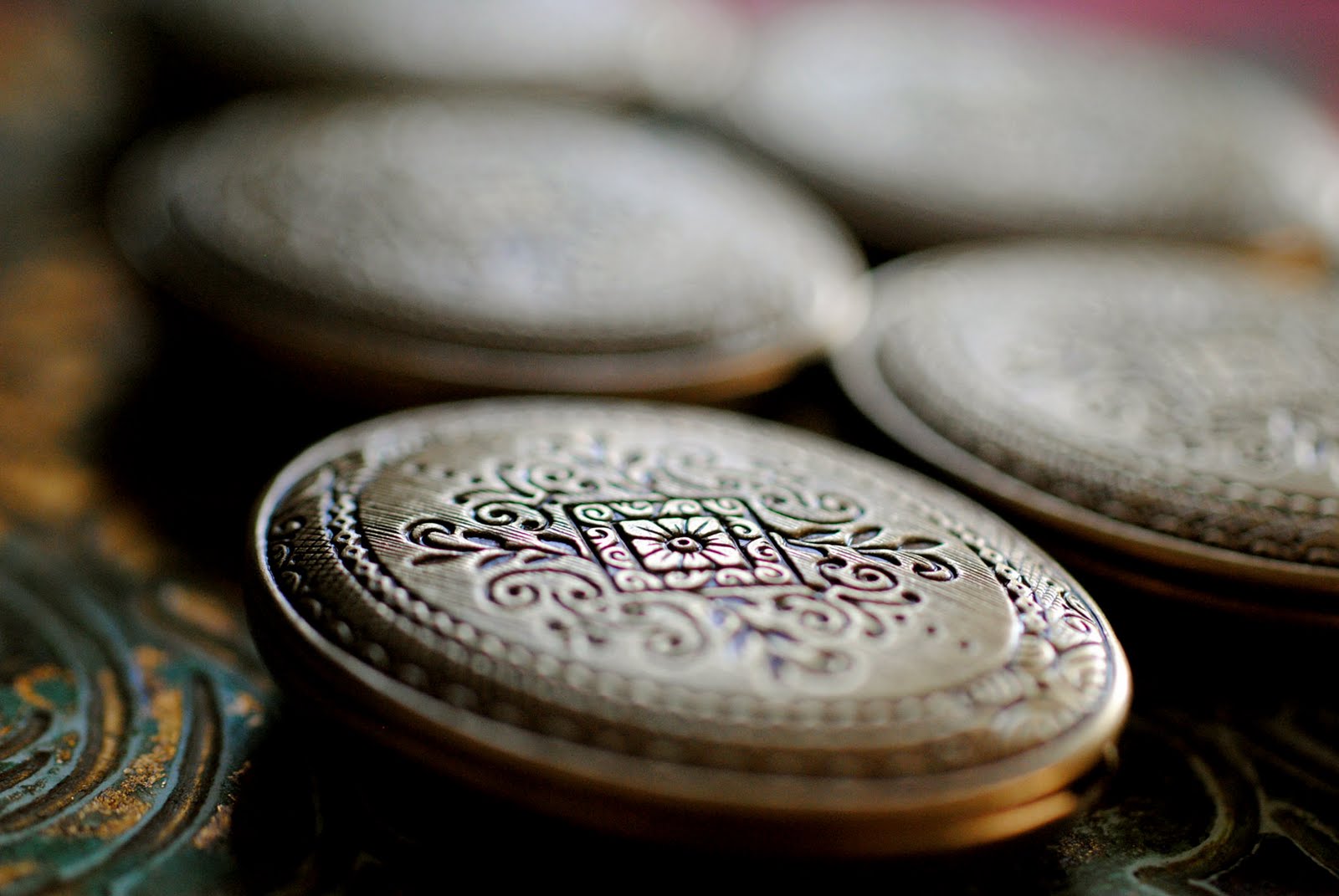 Illuminated Perfume: Solid Natural Perfume Mini Compacts