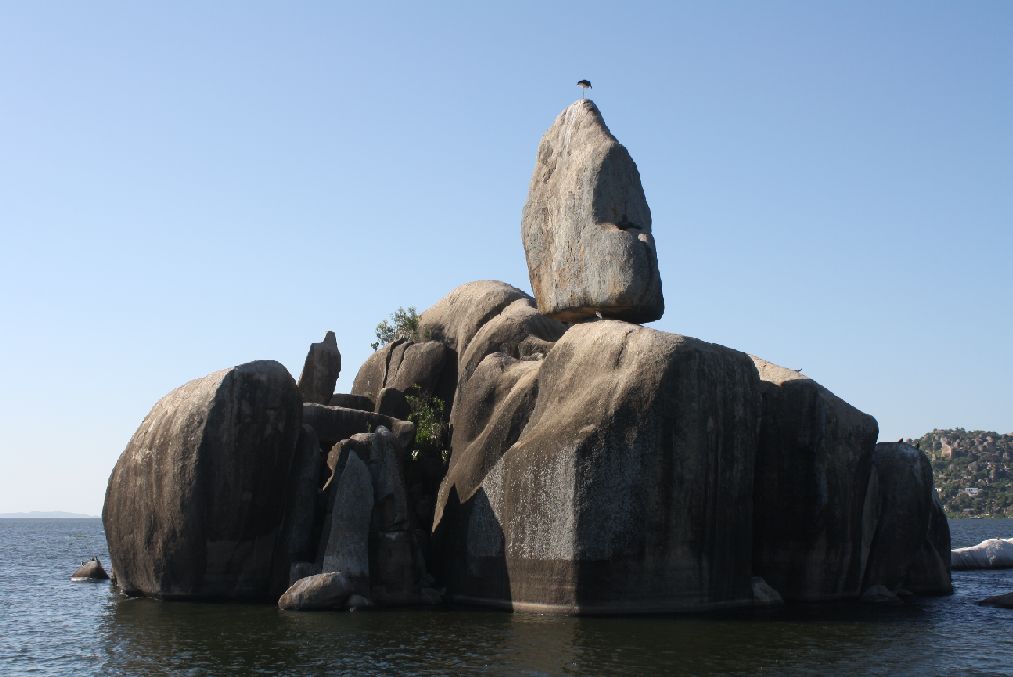 WONDERLICIOUS TOUR AND TRAVEL: MWANZA,ROCK CITY