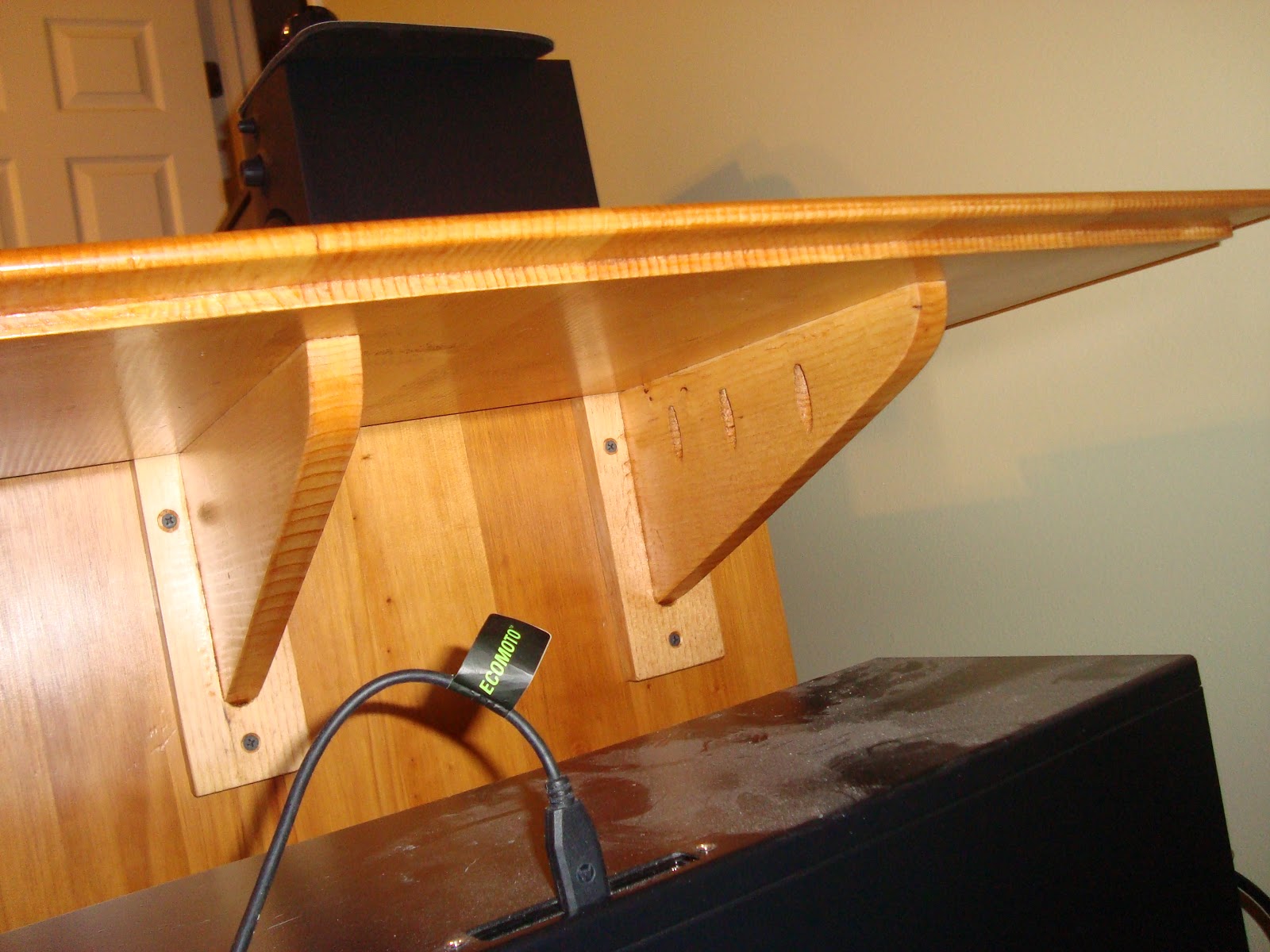 Brotherwood: Computer Desk Extension